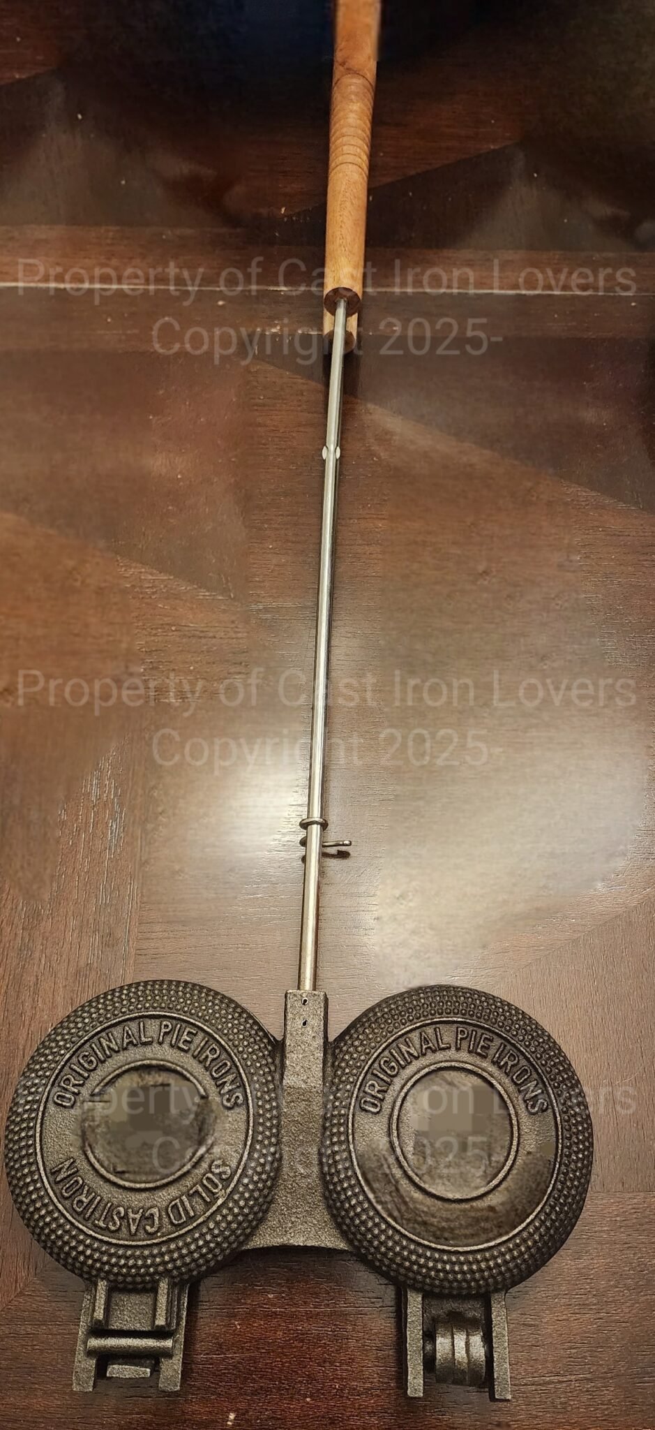 Guide to Seasoning Cast Iron Fire Pie Irons